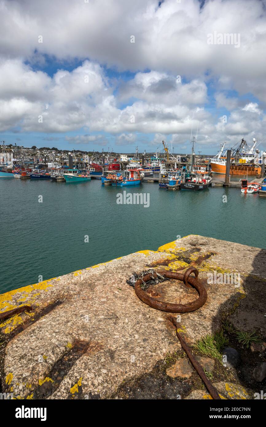 Newlyn pier hi-res stock photography and images - Alamy