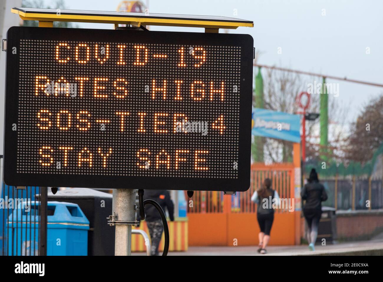 Zero covid sign hi-res stock photography and images - Alamy