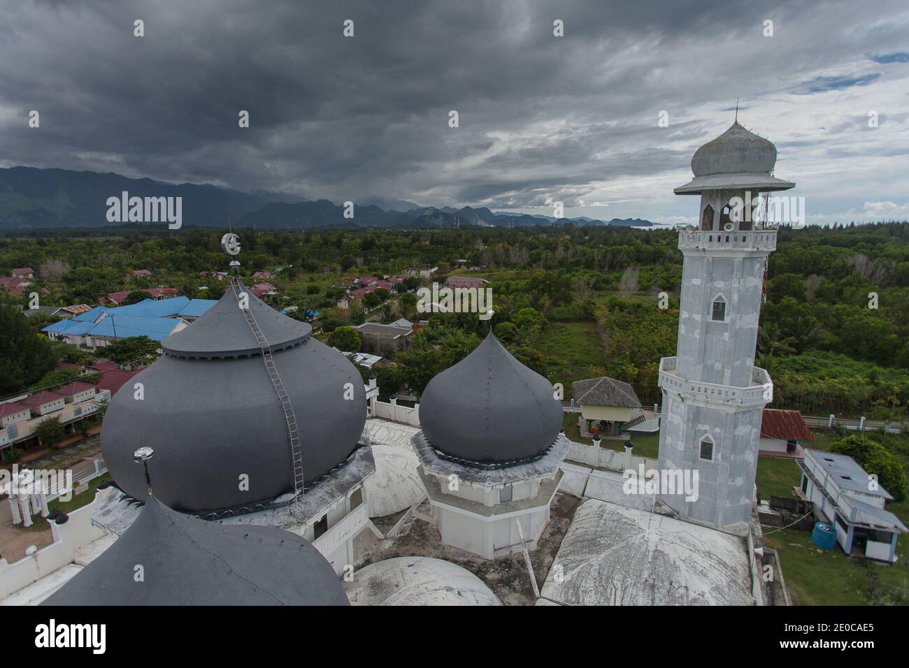 Aceh grand mosque baiturrahman hi-res stock photography and images - Alamy