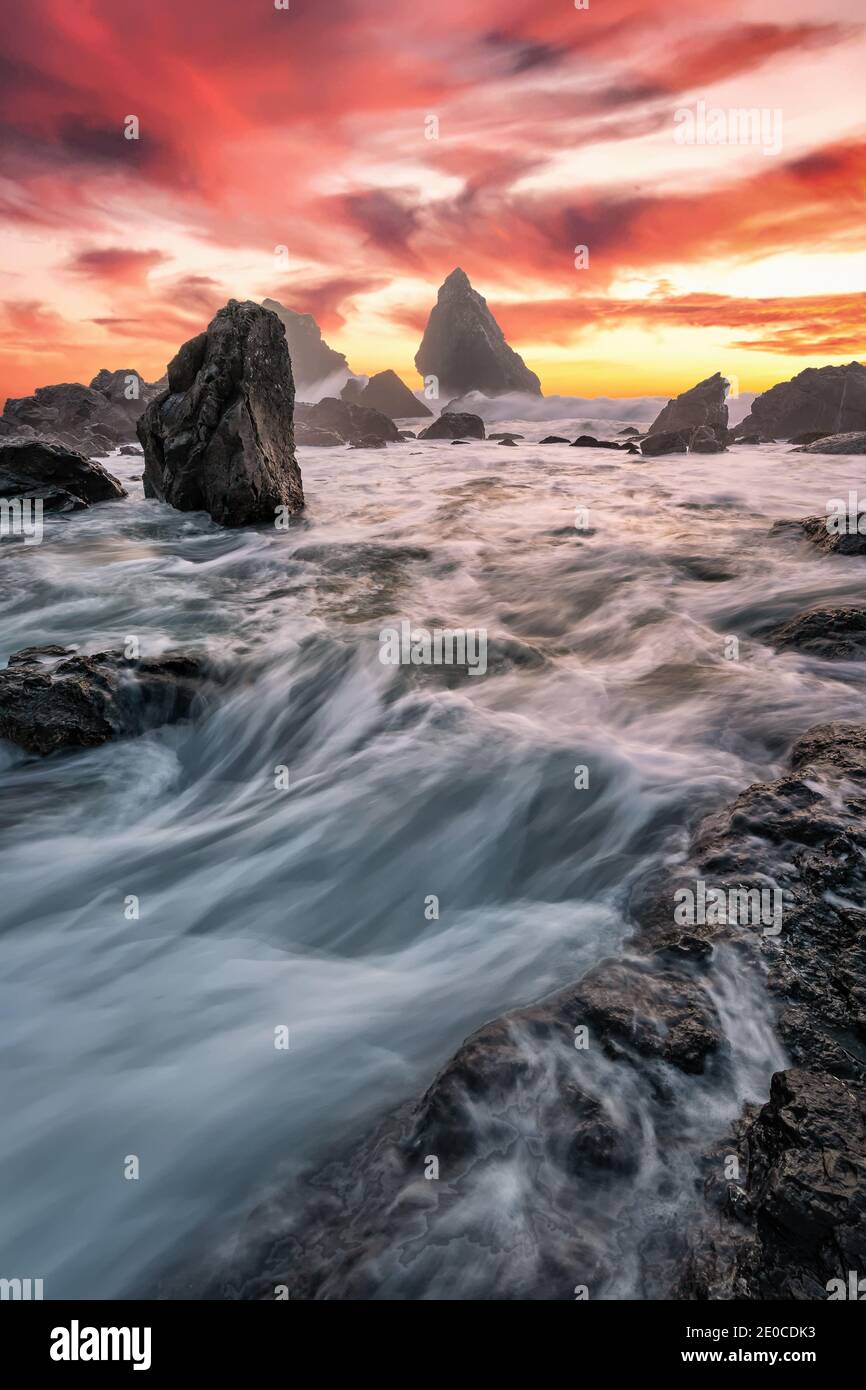 A dramatic sunset seascape at a northern California beach. USA Stock ...