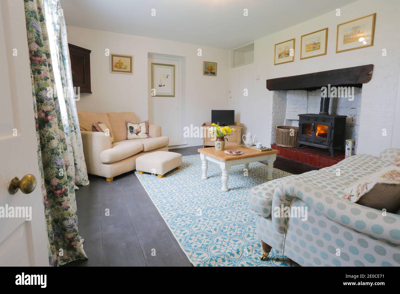 Well cottage kent hi-res stock photography and images - Alamy