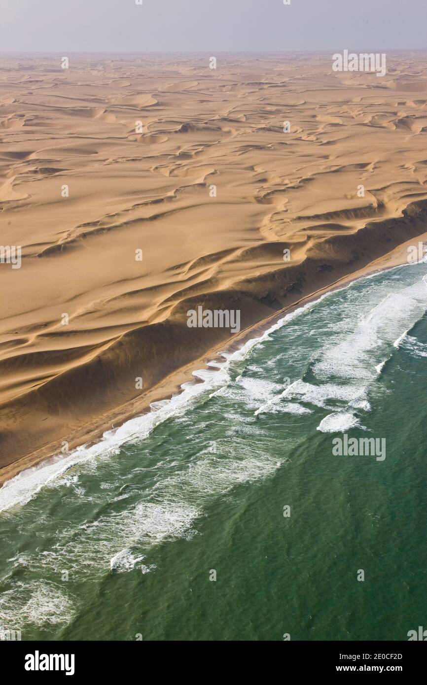 Long Wall Oceano Atlantico Swakopmund Desierto Namib Namibia Africa ...