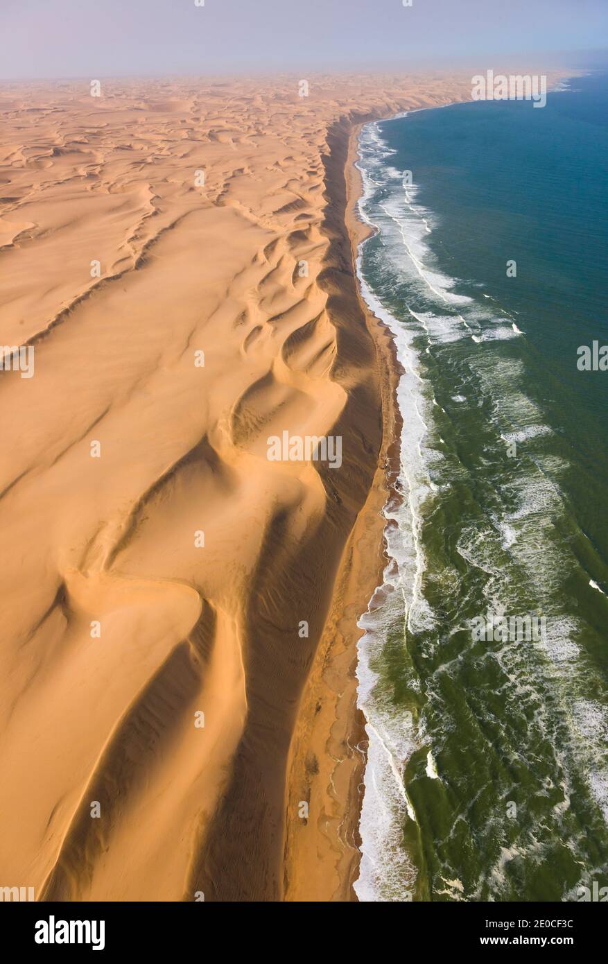 Long Wall Oceano Atlantico Swakopmund Desierto Namib Namibia Africa ...