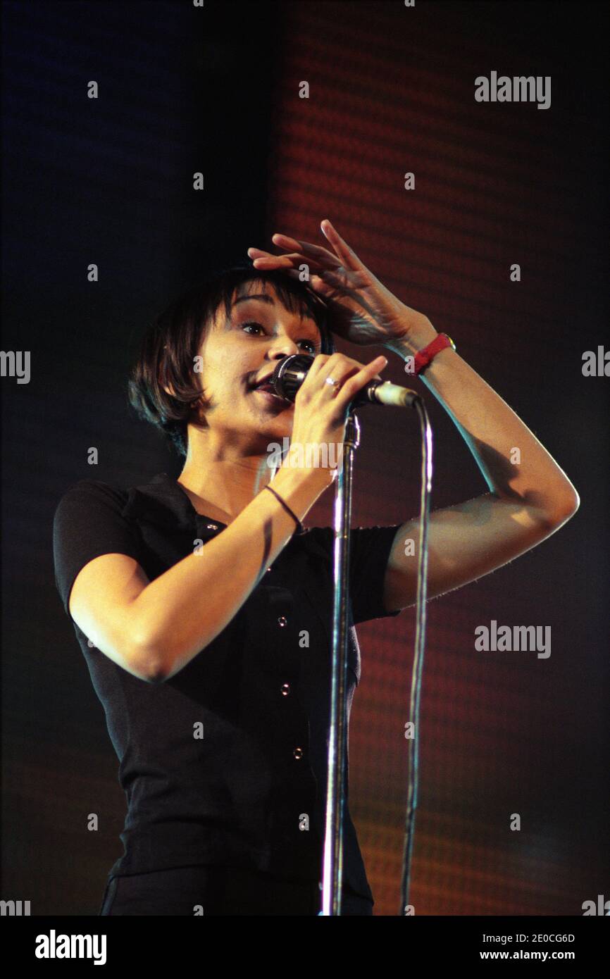 Sonya Aurora Madan of Echobelly on stage at The Big Twix Mix Concert ...