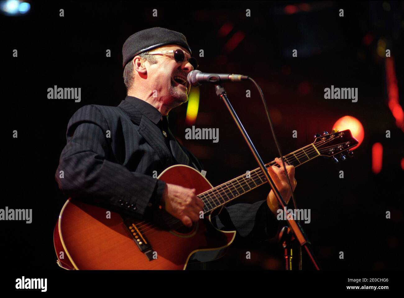 Paul carrack singer hi-res stock photography and images - Alamy