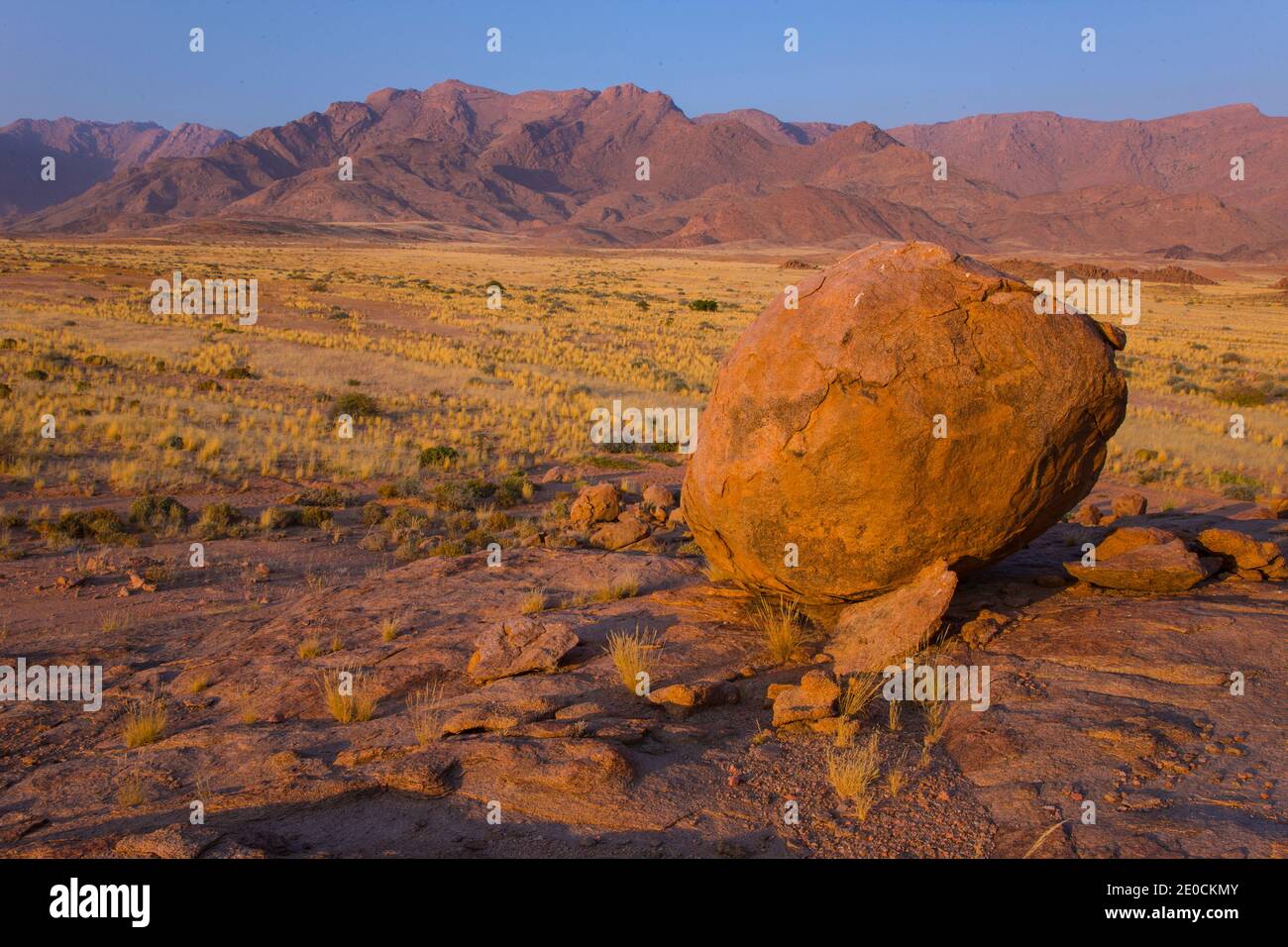 Montañas Branberg, Desierto del Namib, Namibia, Africa Stock Photo - Alamy