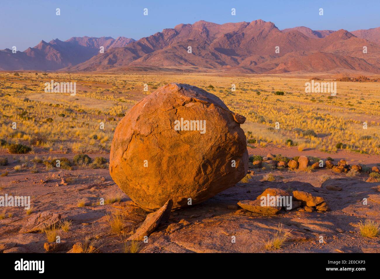 Montañas Branberg, Desierto del Namib, Namibia, Africa Stock Photo - Alamy