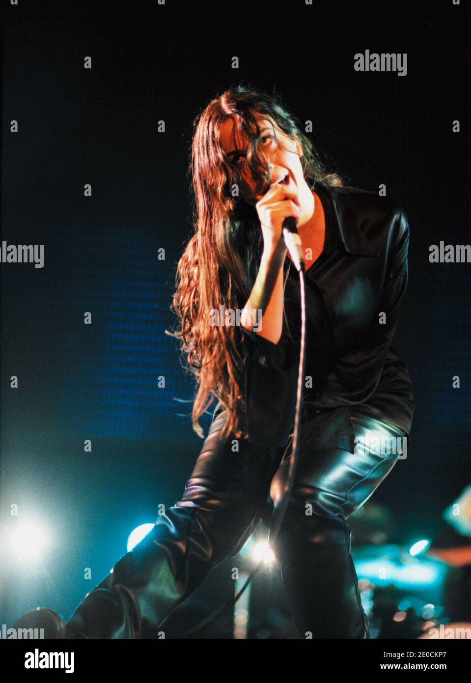 Alanis morrisette singing hi-res stock photography and images - Alamy