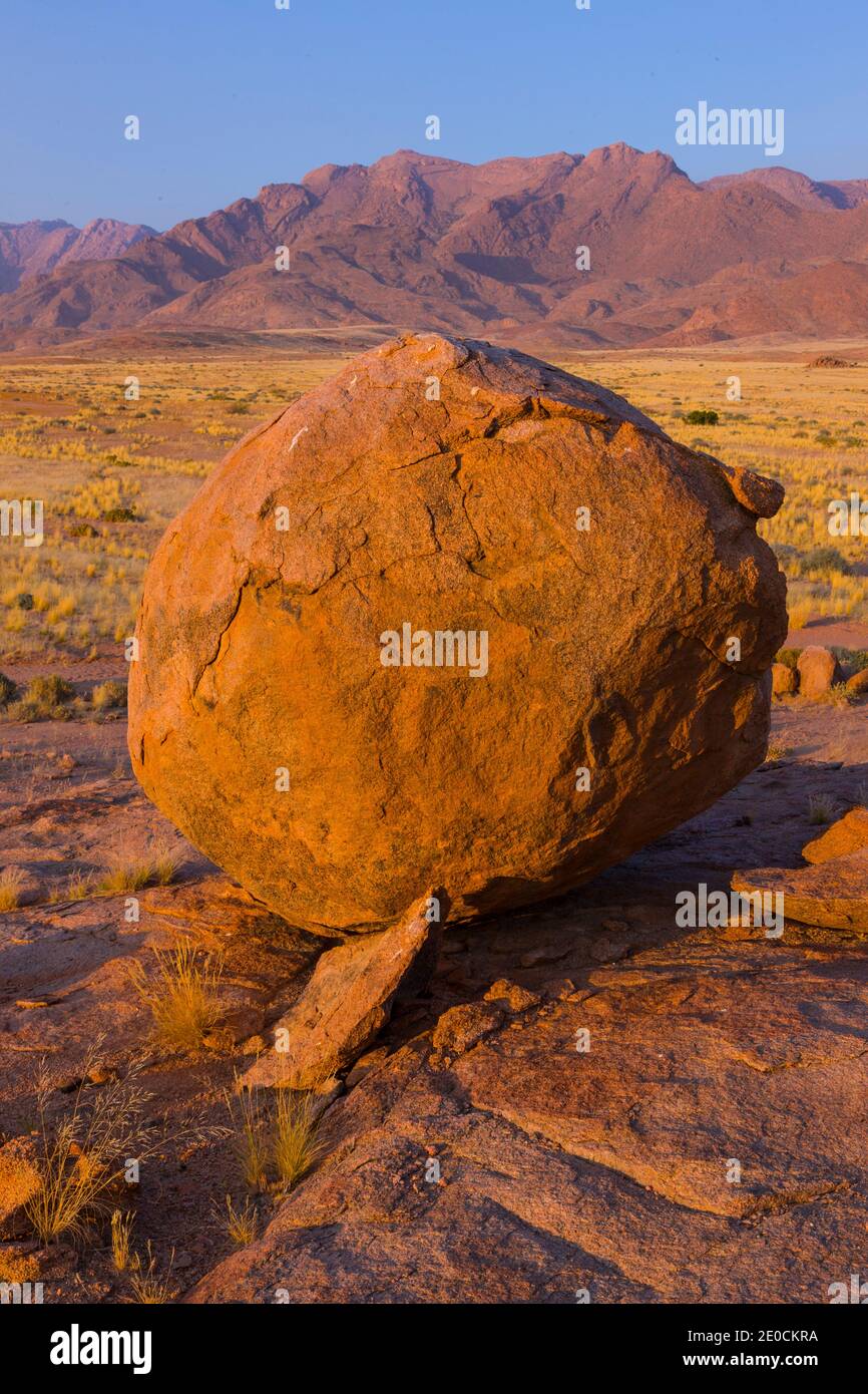 Montañas Branberg, Desierto del Namib, Namibia, Africa Stock Photo - Alamy