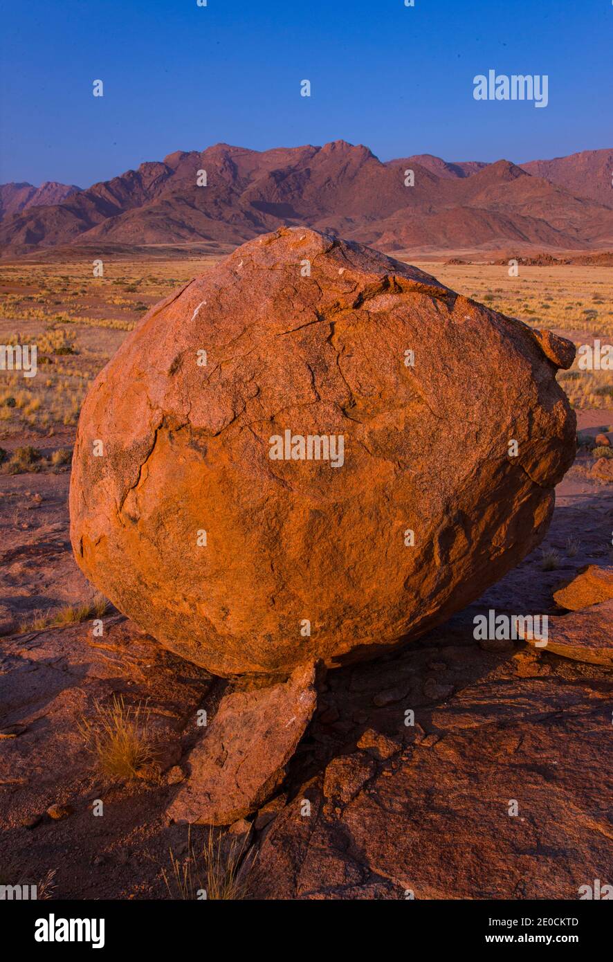Montañas Branberg, Desierto del Namib, Namibia, Africa Stock Photo - Alamy
