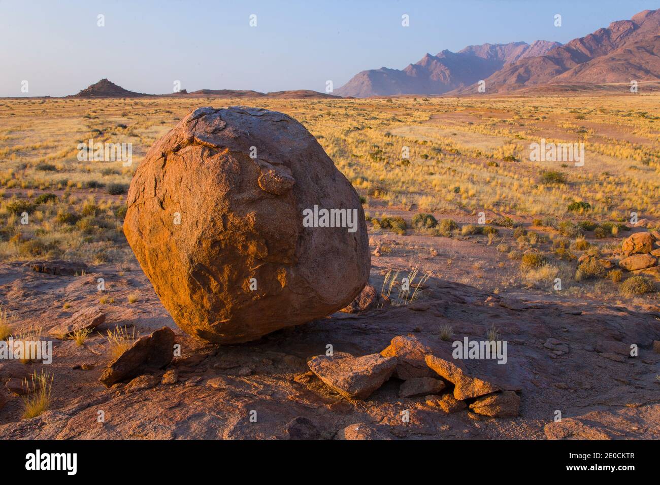 Montañas Branberg, Desierto del Namib, Namibia, Africa Stock Photo - Alamy
