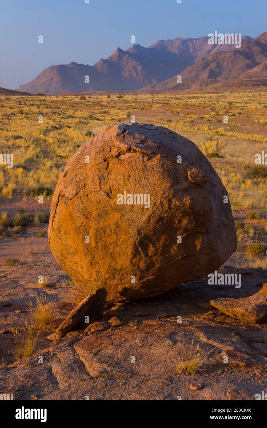 Montañas Branberg, Desierto del Namib, Namibia, Africa Stock Photo - Alamy