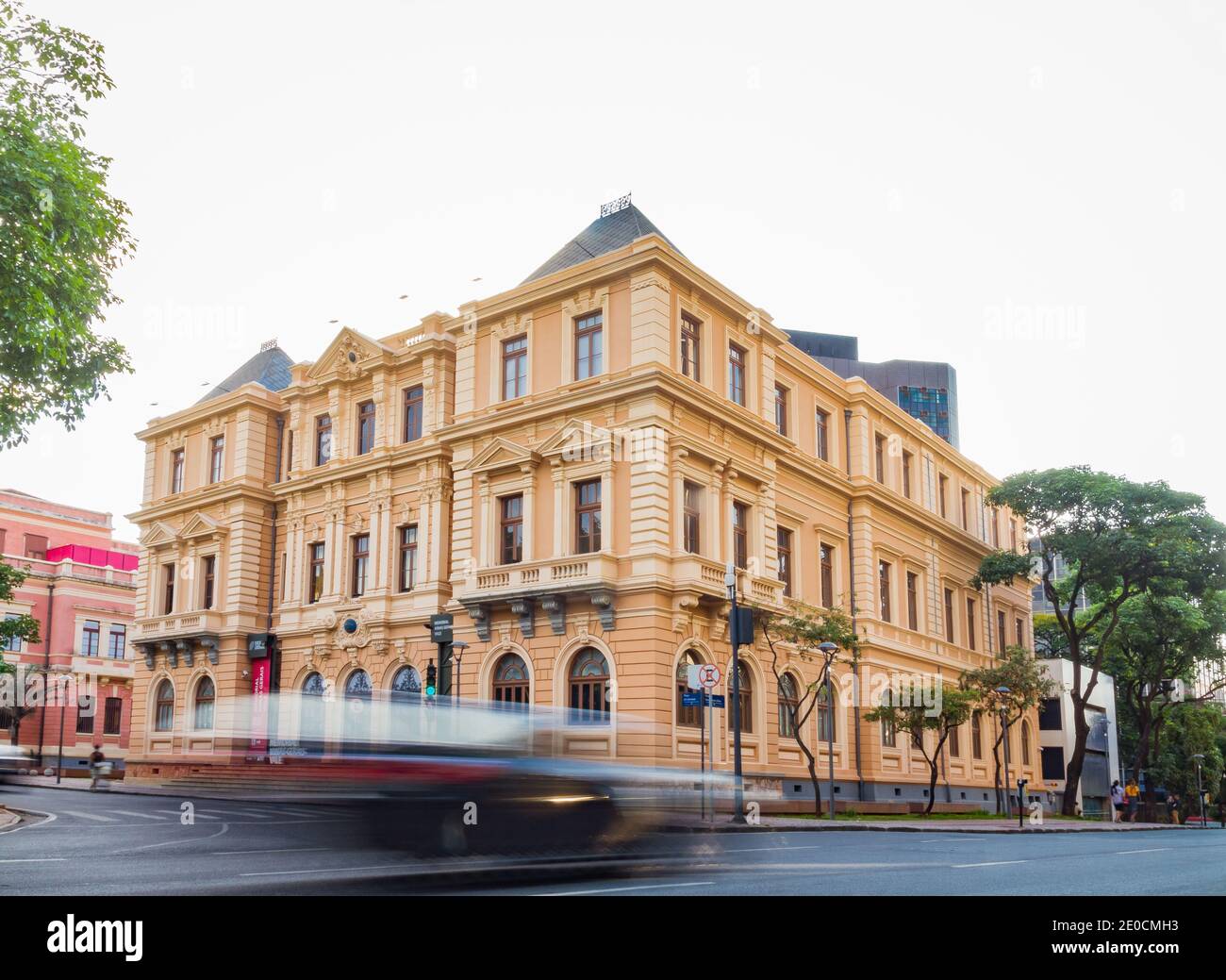 Vale square hi-res stock photography and images - Alamy