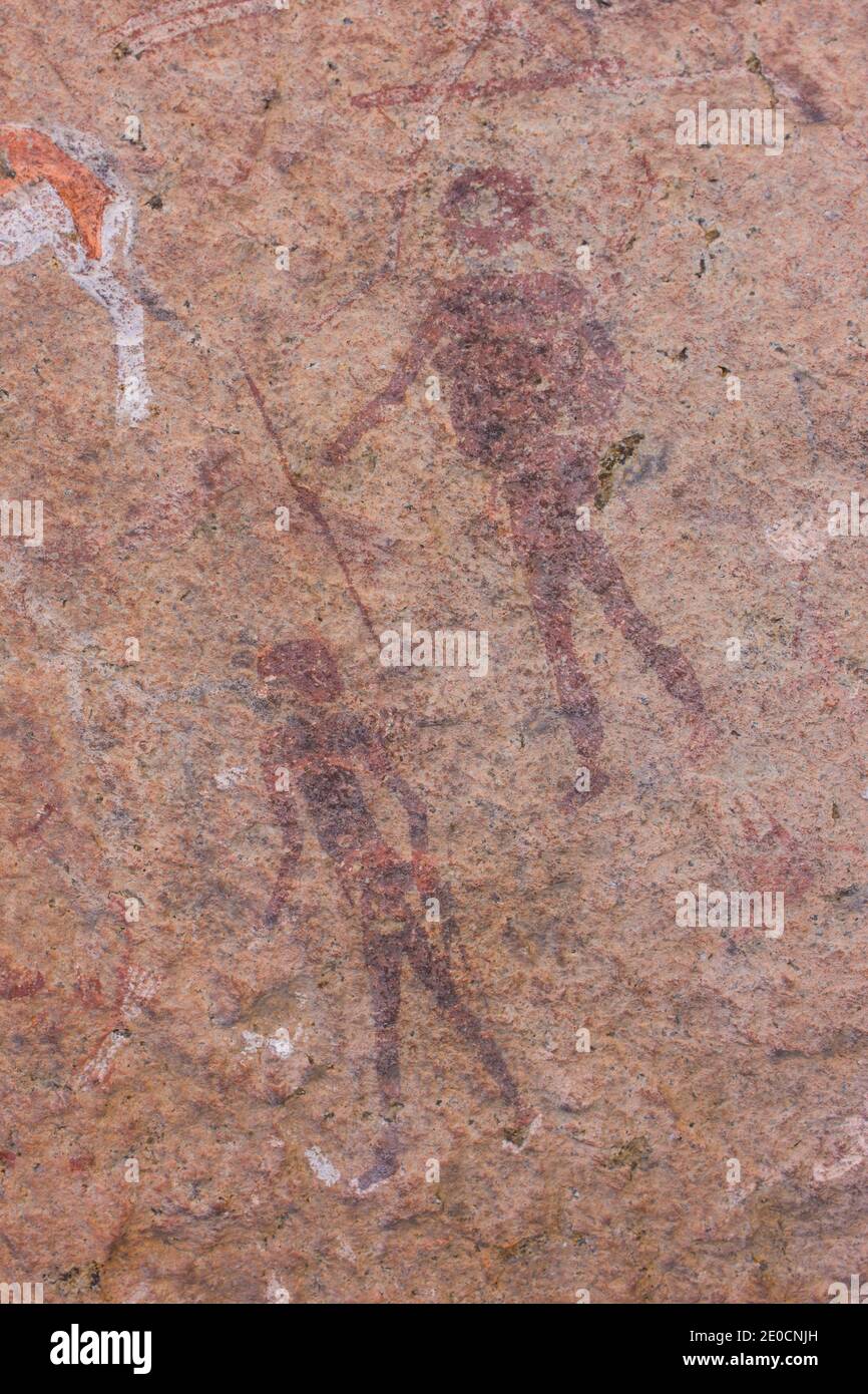 Pinturas rupestres en las Montañas Branberg, Desierto del Namib ...