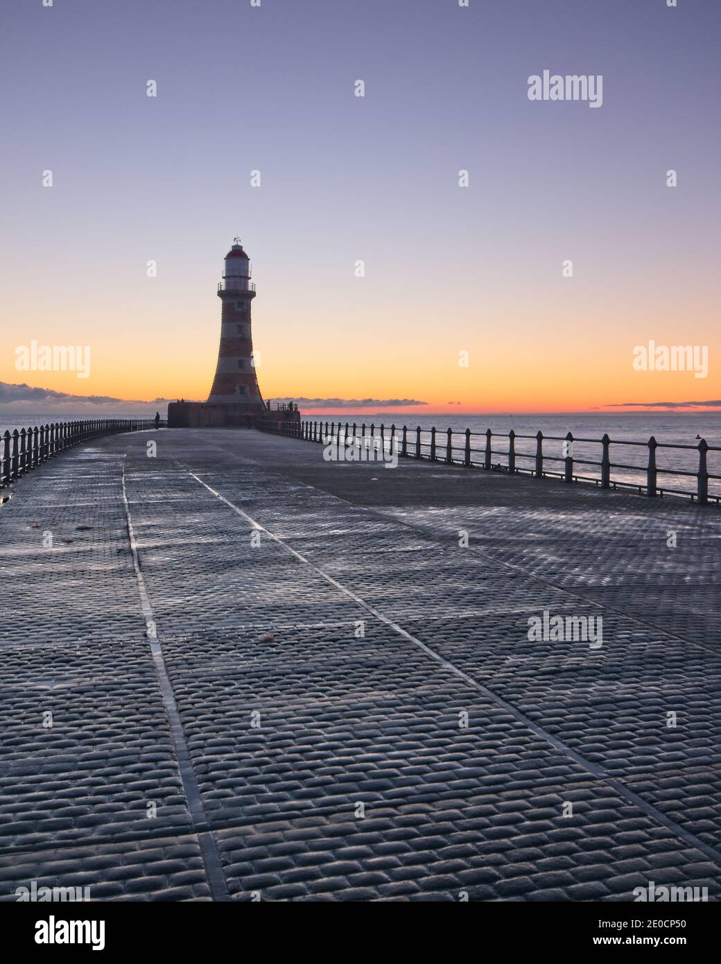 Roker pier sunderland hi-res stock photography and images - Alamy