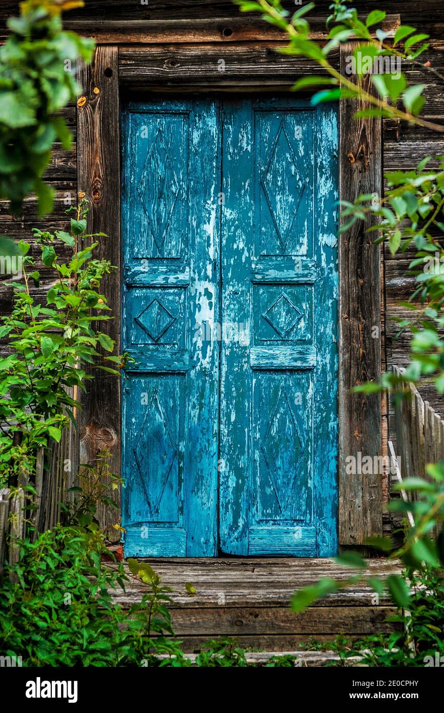 Old abandoned destroyed wooden house hi-res stock photography and ...