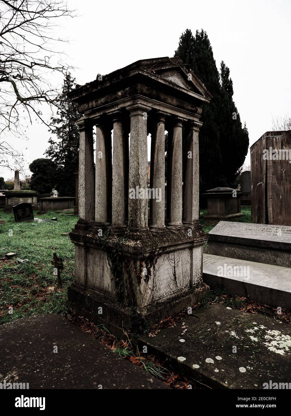 Kensal Green Cemetery Stock Photo - Alamy