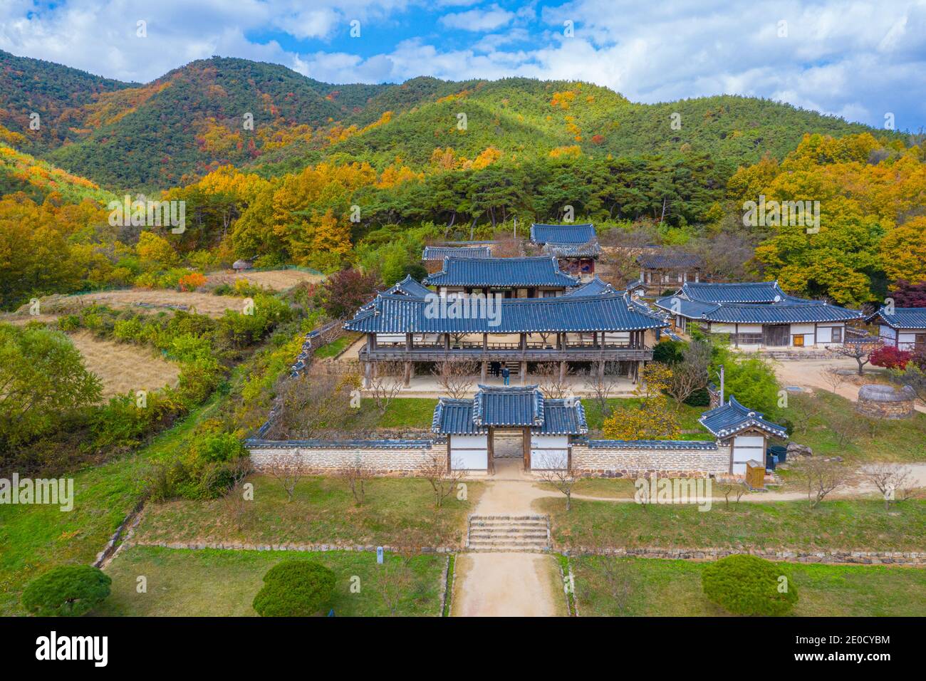Traditional korean pavilion hi-res stock photography and images - Alamy
