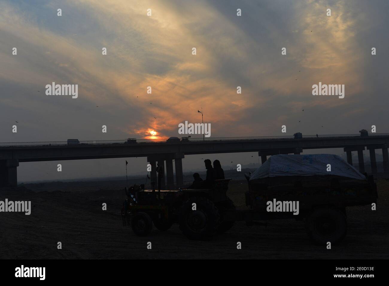 Lahore, Pakistan. 31st Dec, 2020. Pakistani people busy in their ...