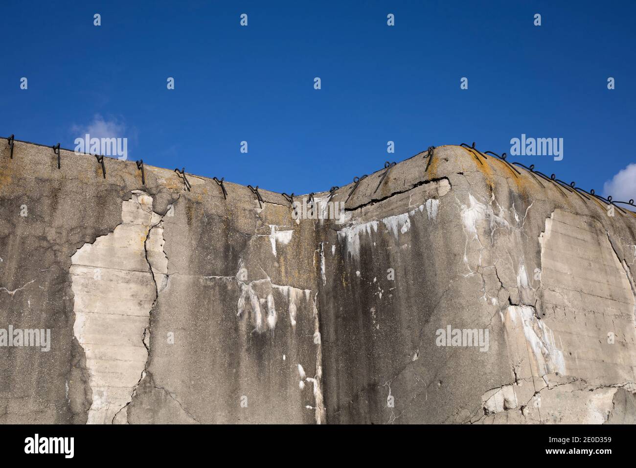 Concrete fortification hi-res stock photography and images - Alamy