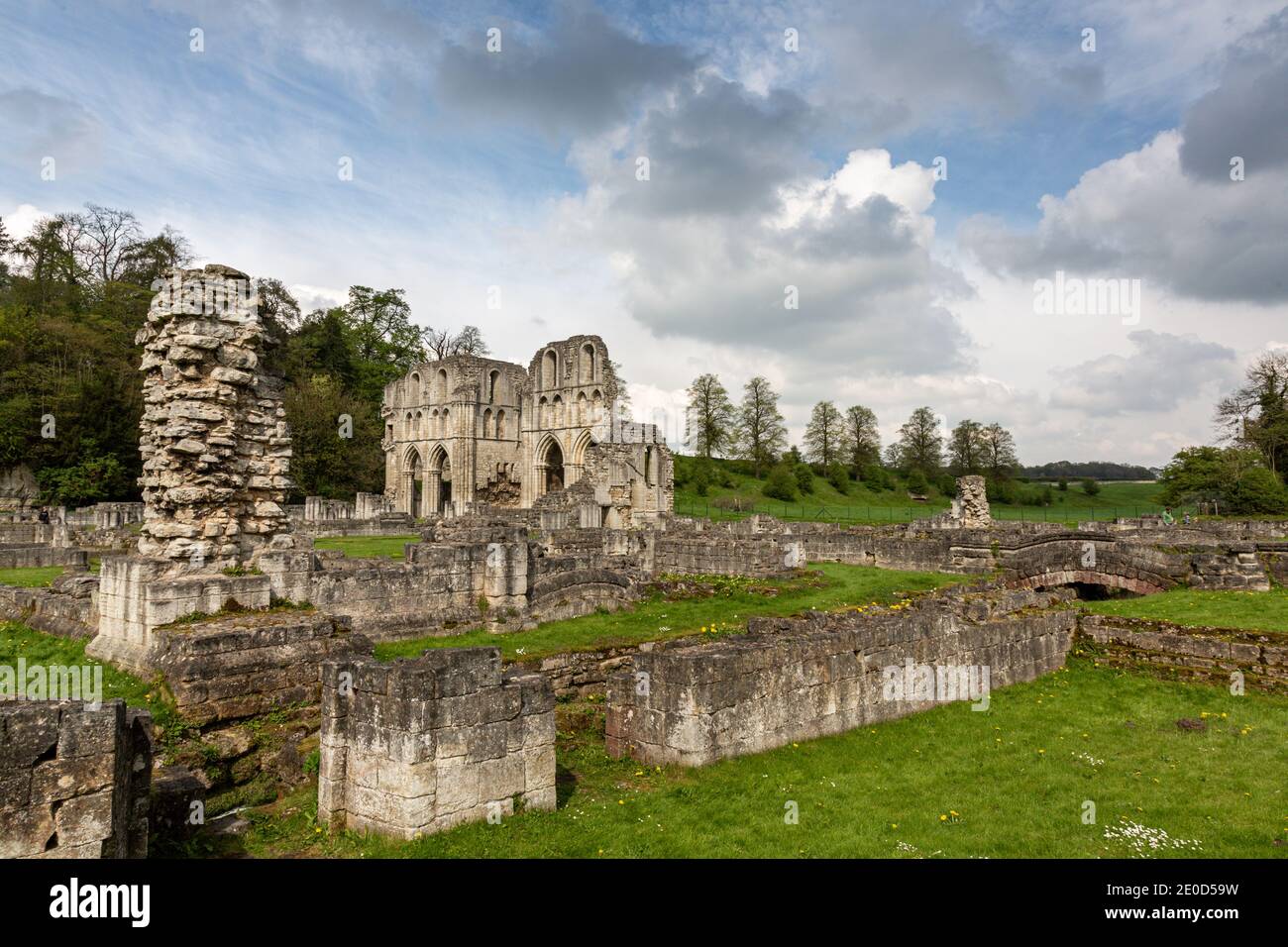 Gothic architecture ruins hi-res stock photography and images - Alamy