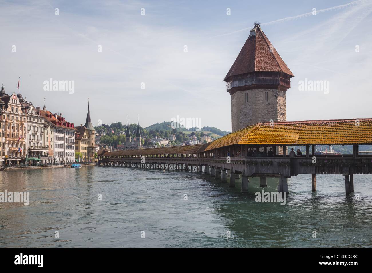 The famous pedestrian Chapel Bridge (Kapellbrücke) over the Reuss River ...