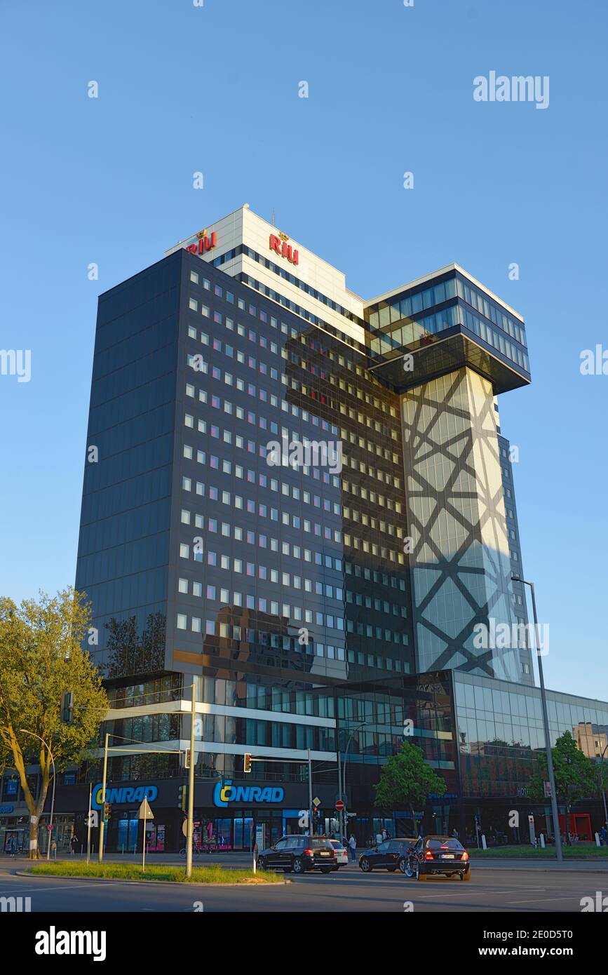 Martin riu hi-res stock photography and images - Alamy