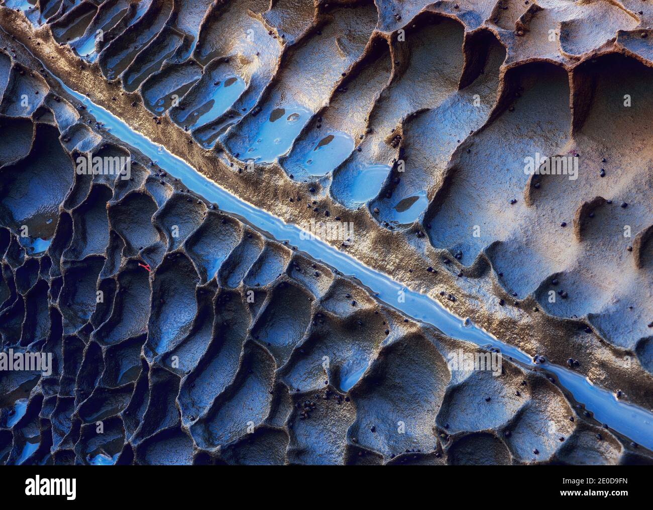 Texture patterns and colors on a cliff of a beach in Asturias Stock ...