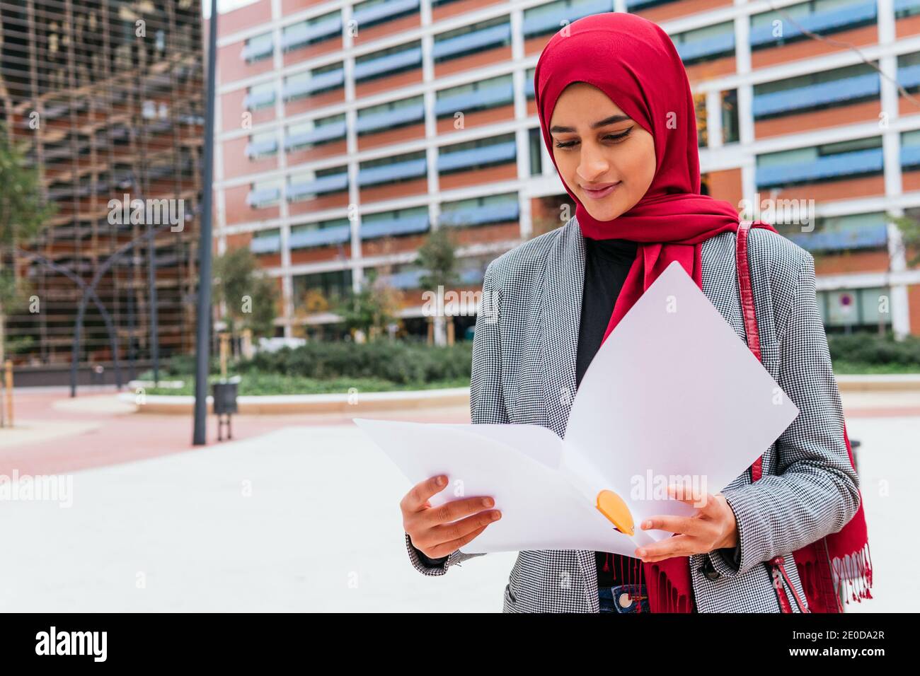 Modern muslim woman study hi-res stock photography and images - Alamy