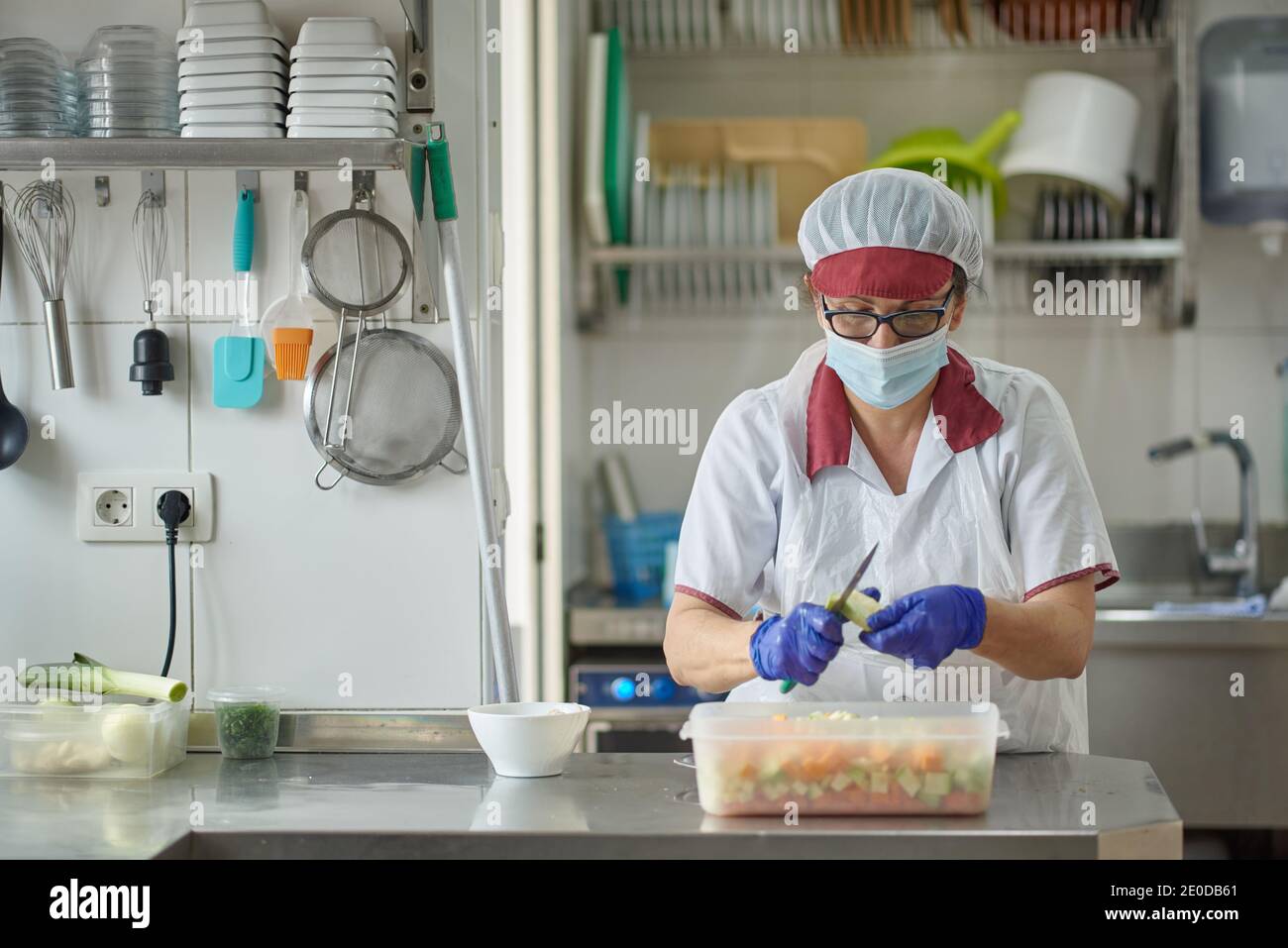 Hospital kitchen hi-res stock photography and images - Alamy