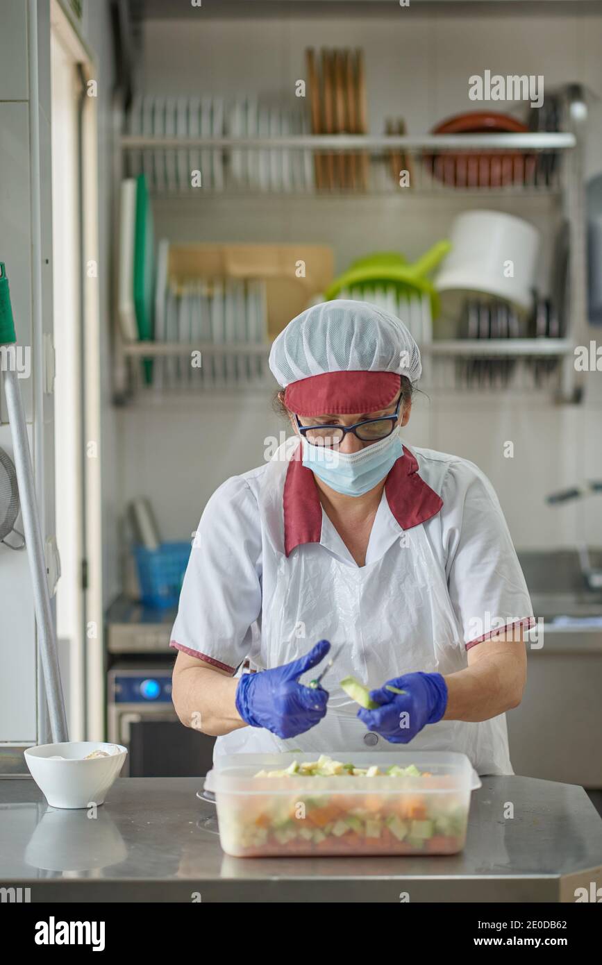 Hospital kitchen hi-res stock photography and images - Alamy
