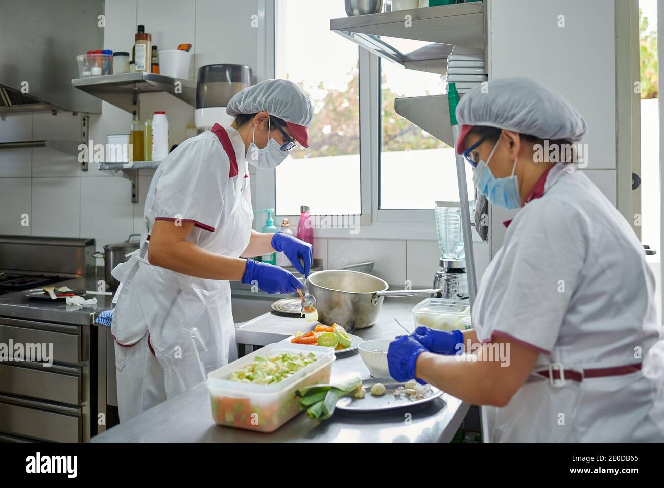 Hospital kitchen hi-res stock photography and images - Alamy