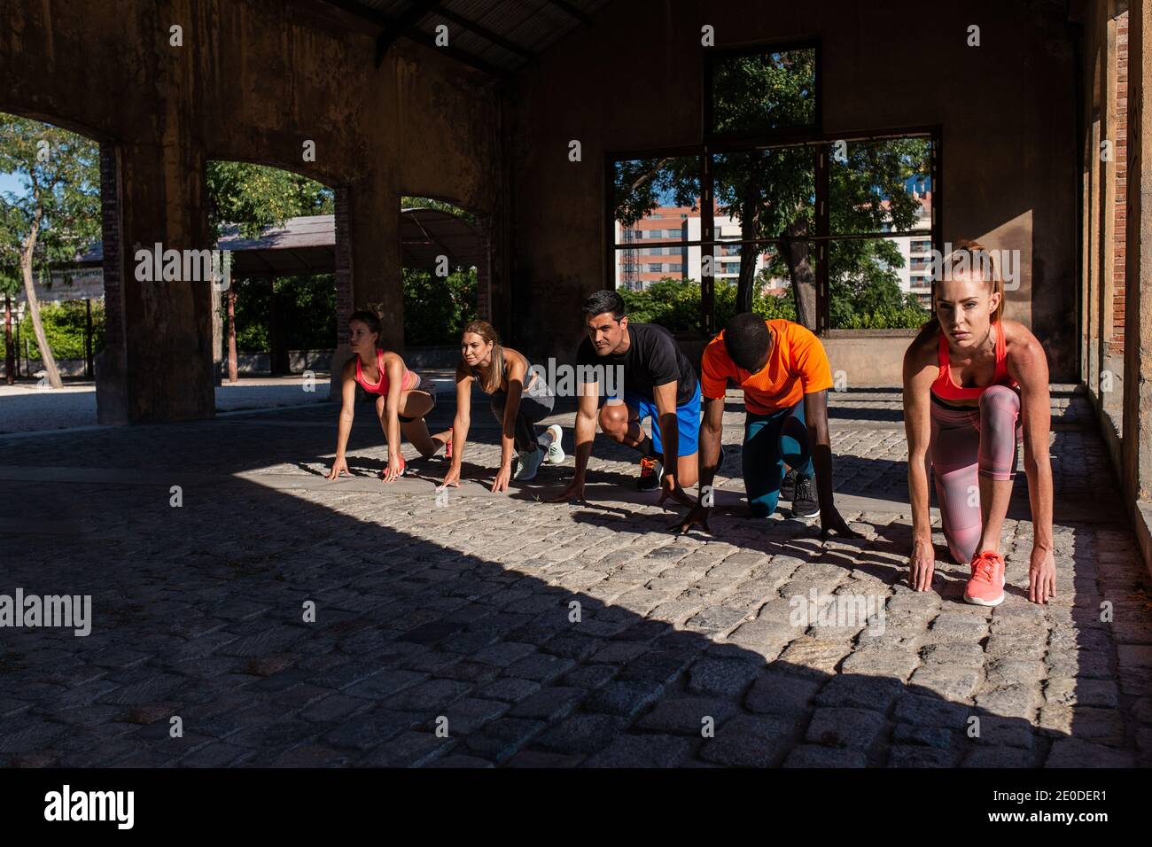 Crouch start hi-res stock photography and images - Alamy