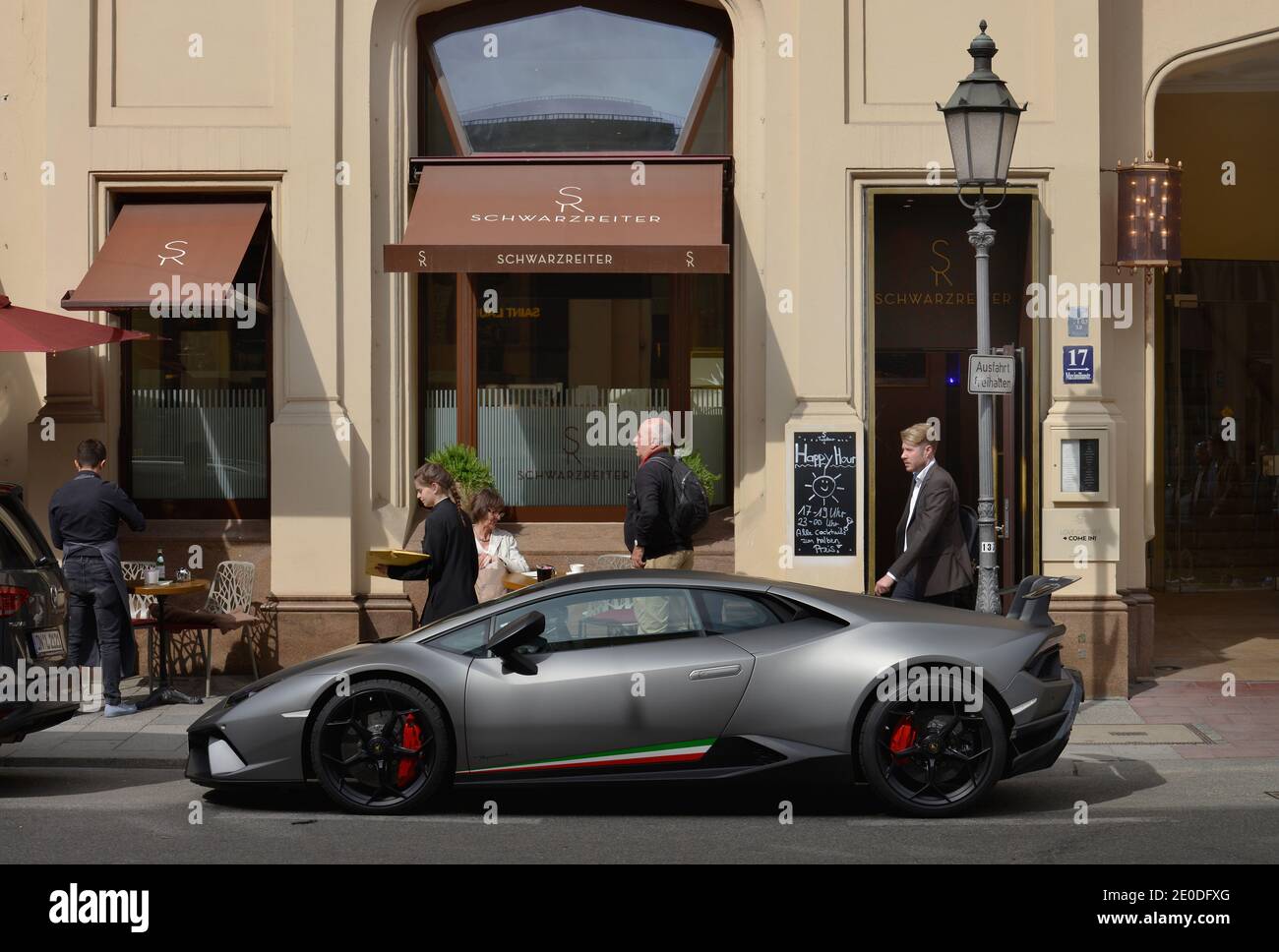 Lamborghini, Cafe Schwarzreiter, Maximilianstrasse, Muenchen, Bayern ...
