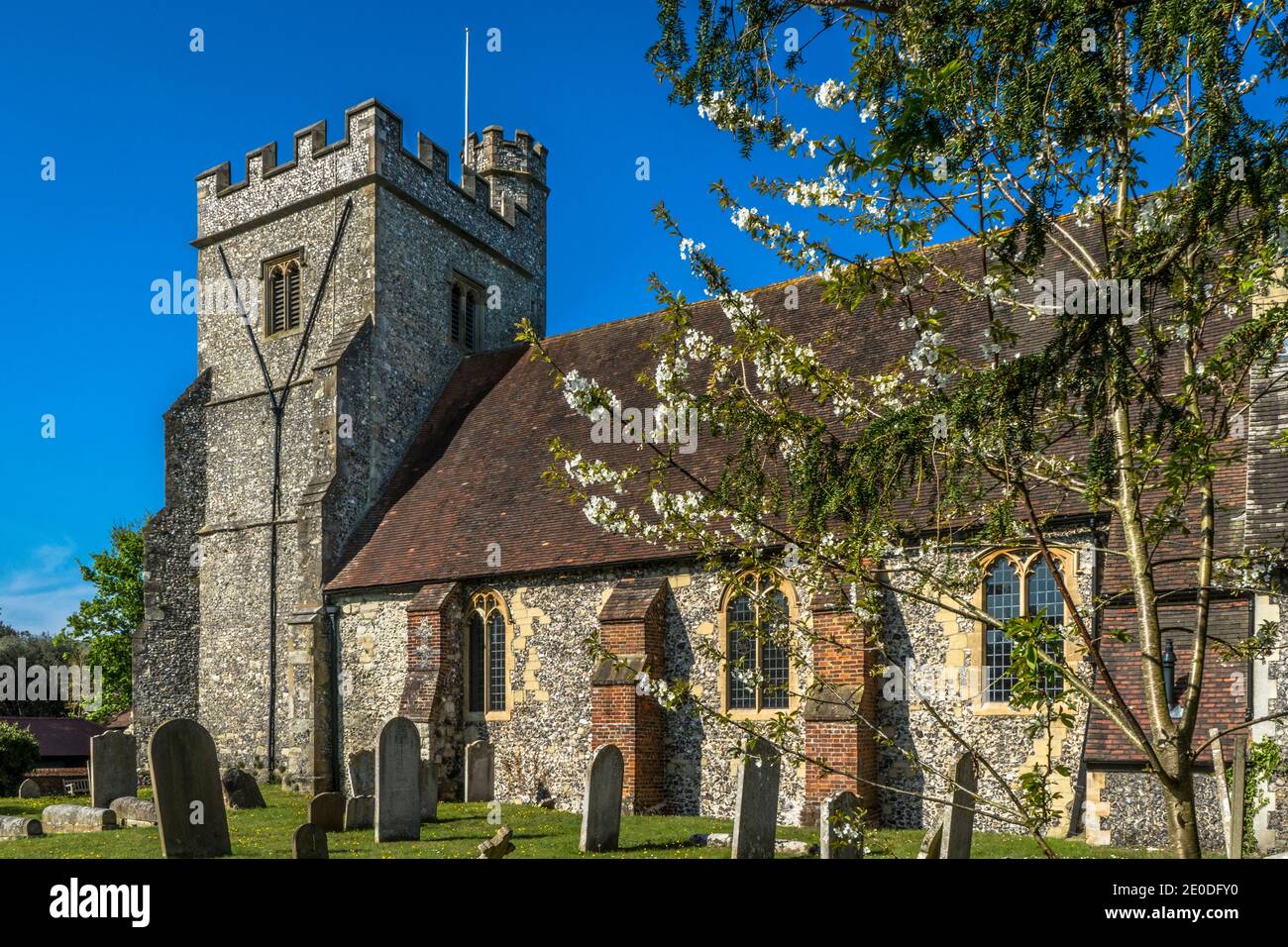 Pretty country church hi-res stock photography and images - Alamy