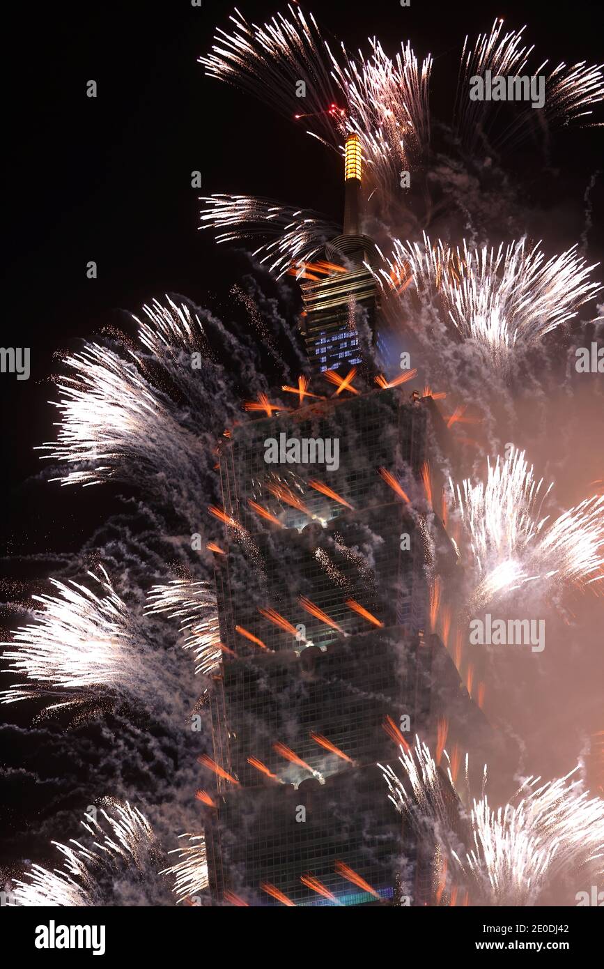 Taipei 101 fireworks hi-res stock photography and images - Alamy