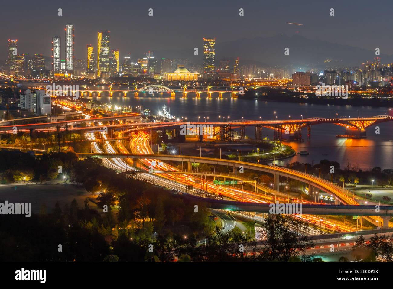 Night aerial view of downtown Seoul from Haneul park, Republic of Korea ...