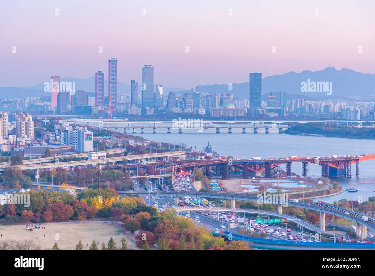 Sunset aerial view of downtown Seoul from Haneul park, Republic of ...