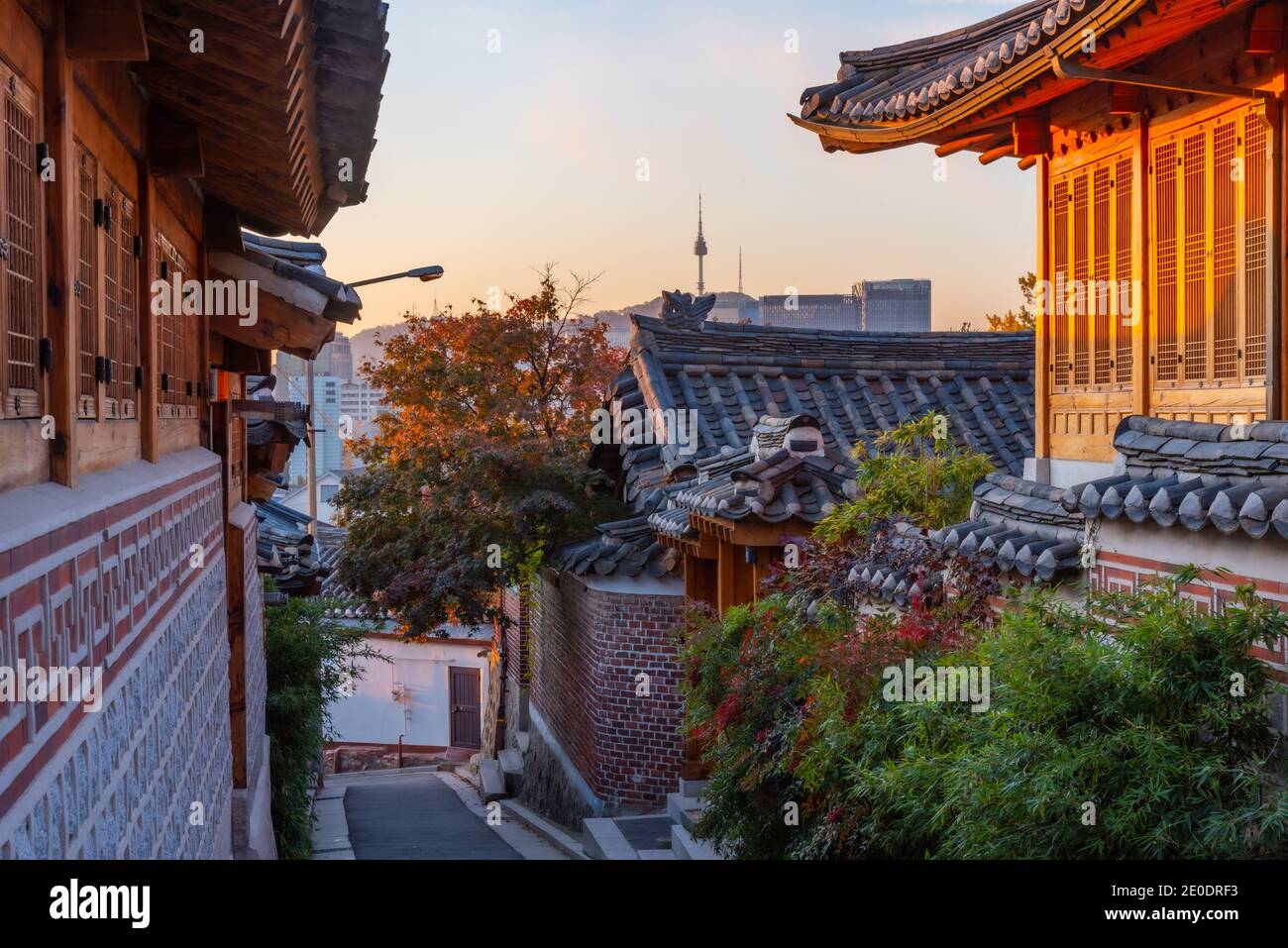 Namsan hanok hi-res stock photography and images - Alamy