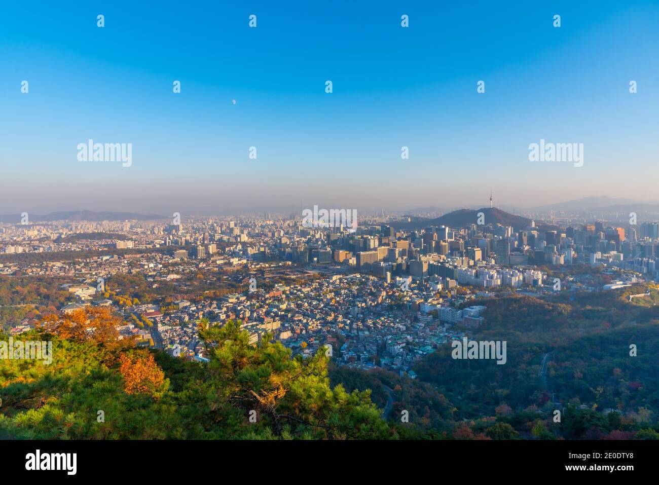 Sunset aerial view of Seoul from Inwangsan mountain, Republic of Korea ...