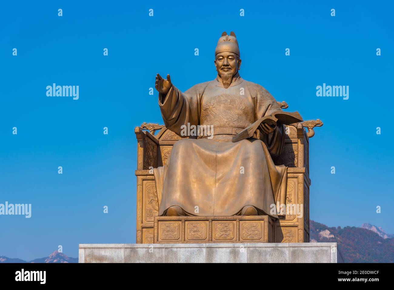 Stone statue emperor sejong hi-res stock photography and images - Alamy