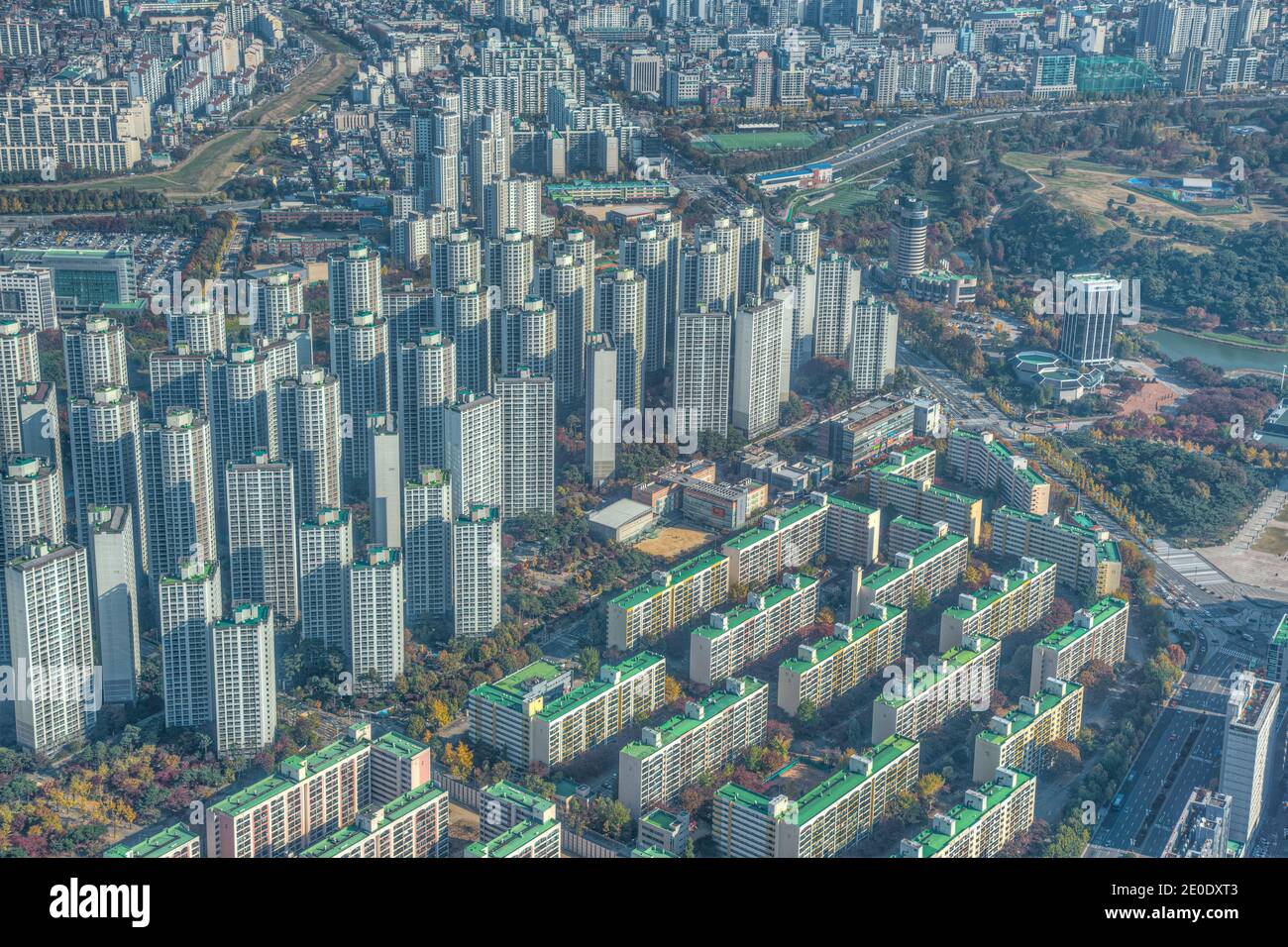 Skyline of residential buildings at Jamsil and Sincheondong districts ...