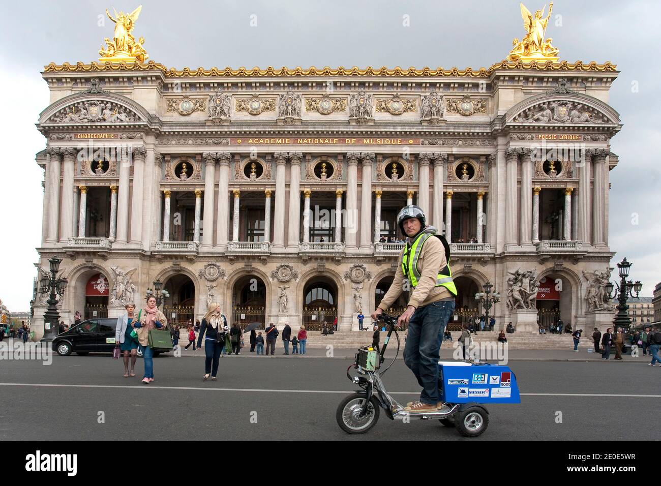 Frenchman Pierre Lefranc drives the Bekane H2 hydrogen-powered scooter ...