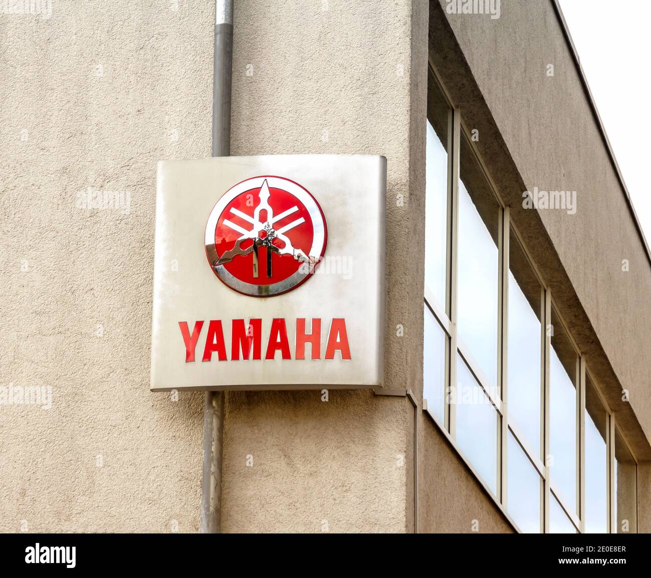 Yamaha logo sign symbol hi-res stock photography and images - Alamy