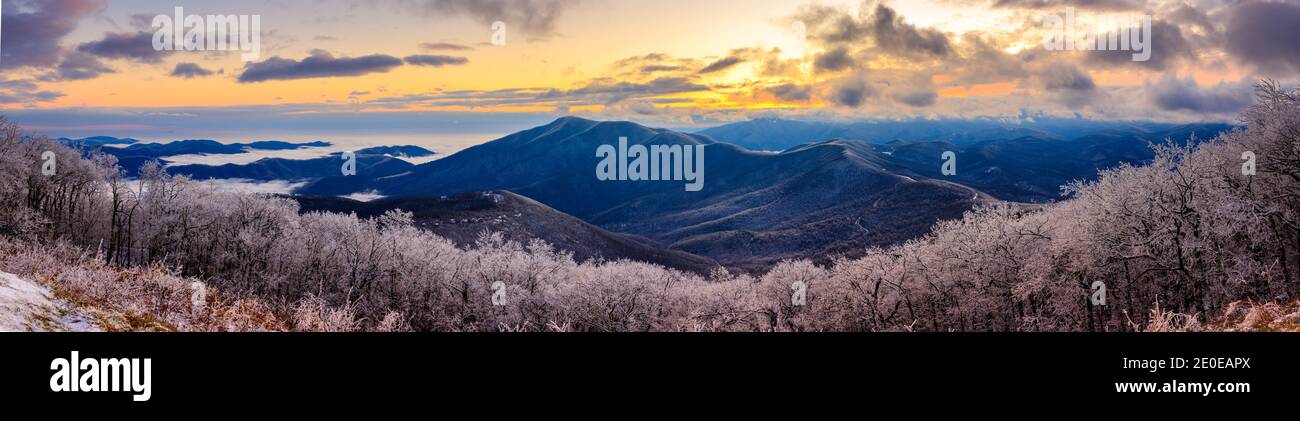 Blue knob snow hi-res stock photography and images - Alamy
