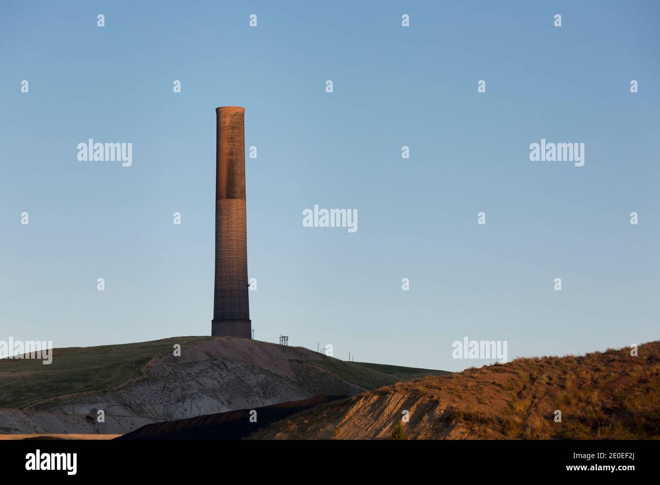 Smelter stack hi-res stock photography and images - Alamy