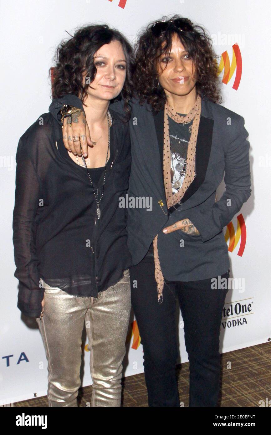 Sara gilbert and linda perry hi-res stock photography and images - Alamy