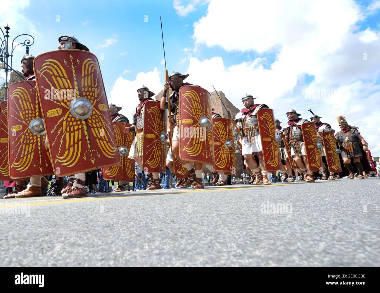 Tradition group representing roman soldiers hi-res stock photography ...