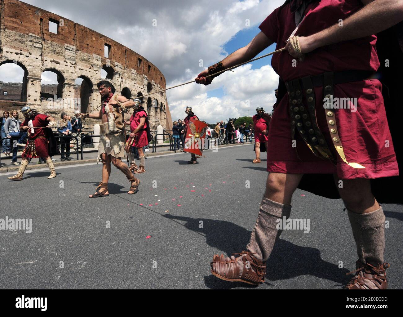 Tradition group representing roman soldiers hi-res stock photography ...