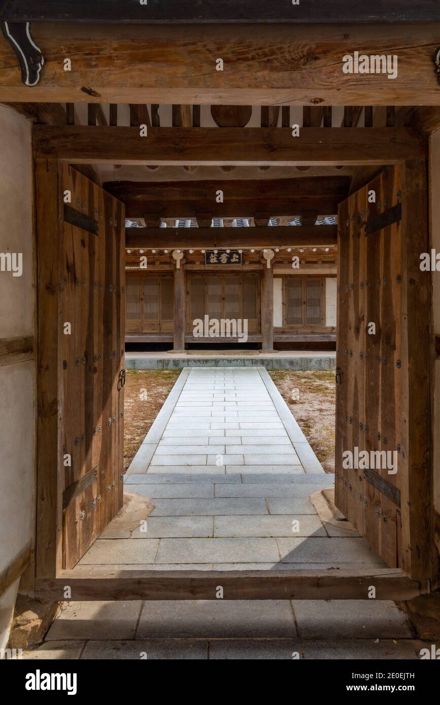 Korean burial mound hi-res stock photography and images - Alamy